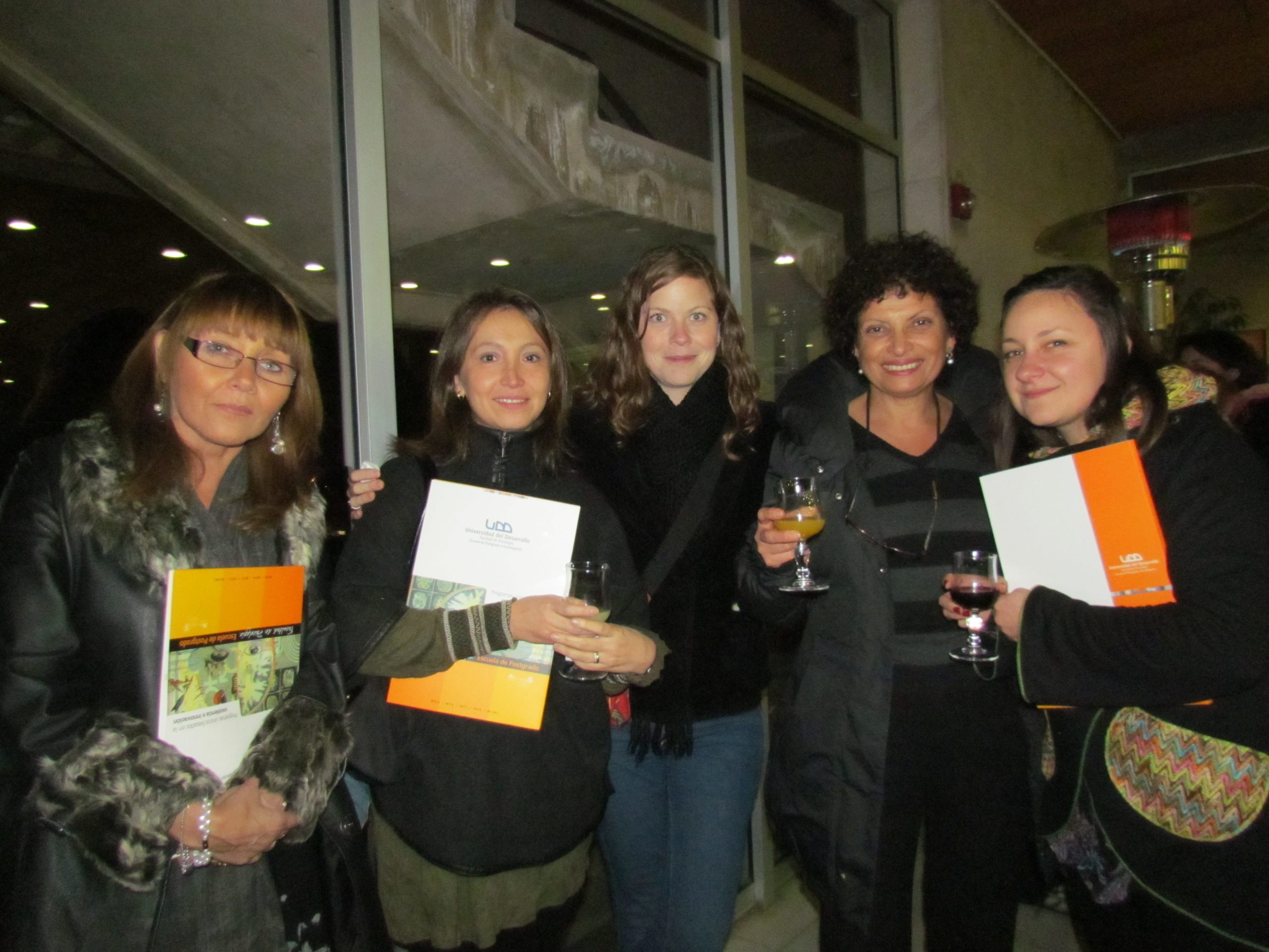 Lanzamiento Manual EtyR y CarolinaT6 - Facultad de Psicología